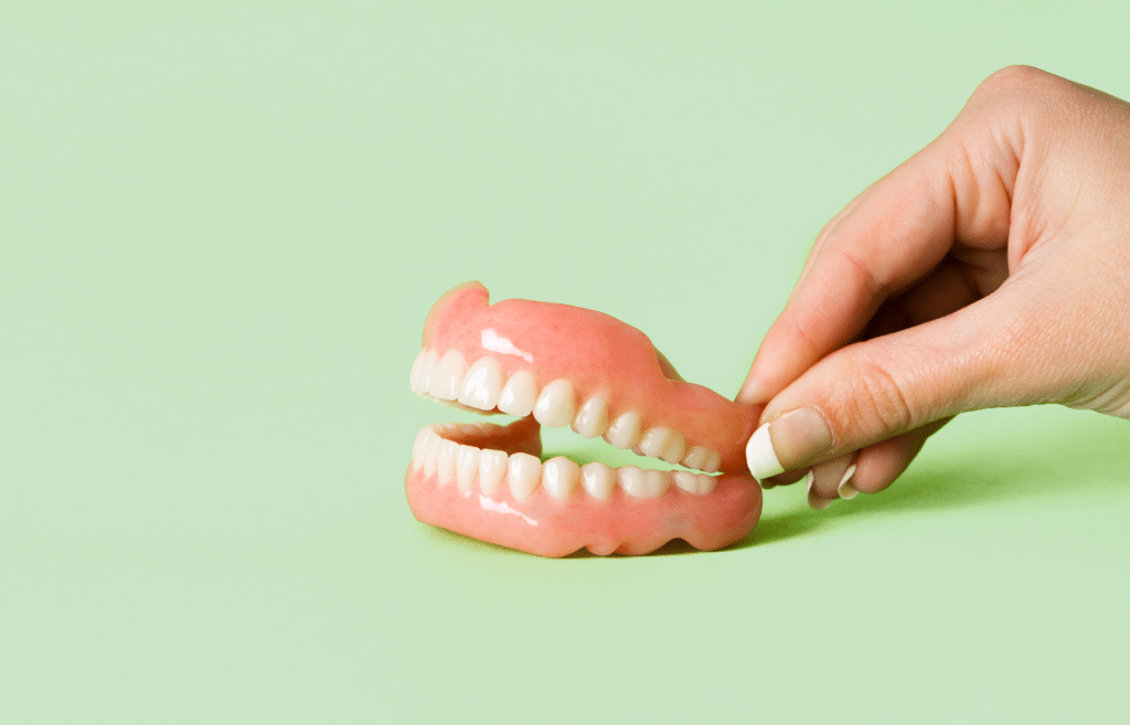Gebitsprothese | Maak uw glimlach compleet! - 4Dental